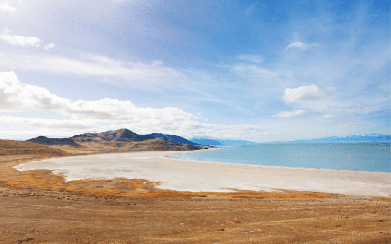 8 Best Places to Paddle Board in Utah (UT)