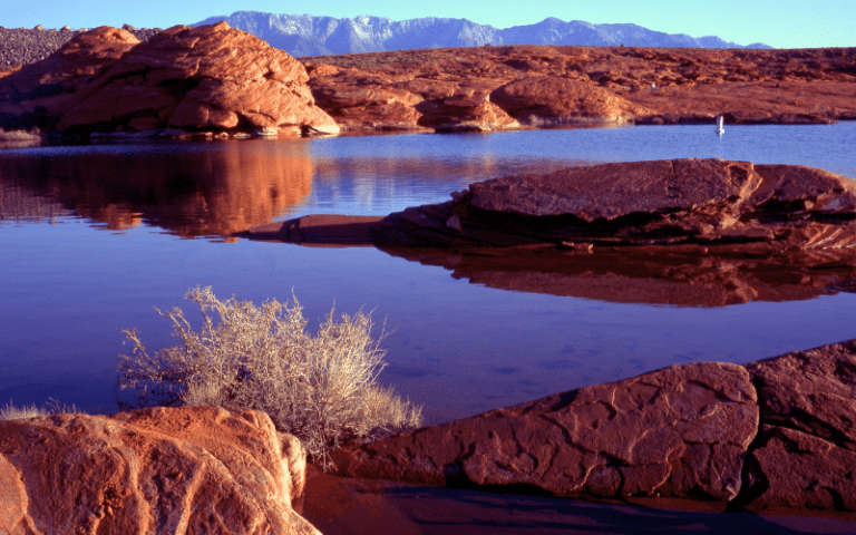 8 Best Places to Paddle Board in Utah (UT)